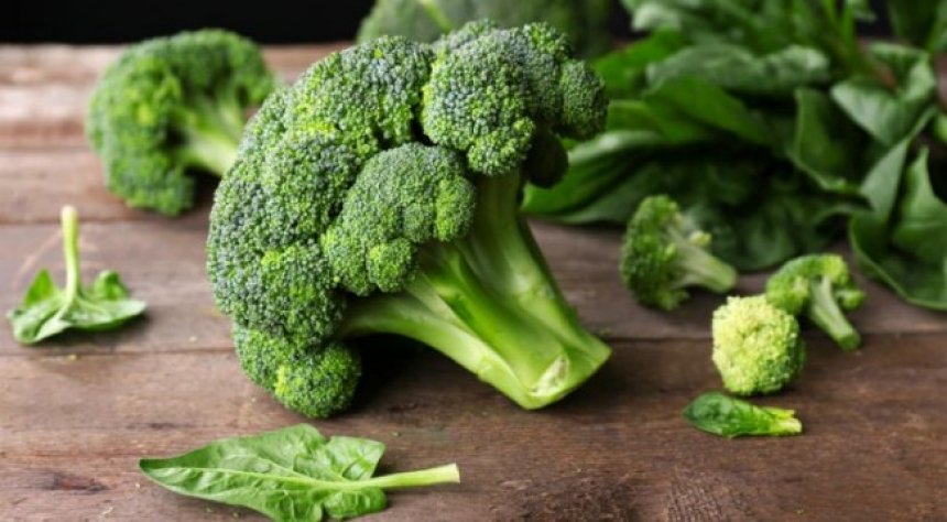 Këto 5 perime duhet t’i gatuani para se t’i hani! - Ngjarjet e Ditës